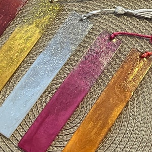 Enchanting Resin Bookmarks: Glitter Glam and Confetti Charm Glitter ...