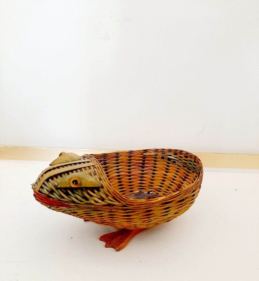 Shanghai Handicrafts Whimsical Wicker Frog Basket Vintage Frog Basket ...