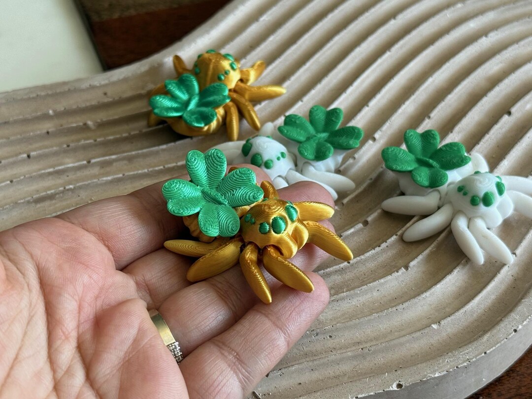 Articulated Spider, Clover Spider, St Patrick's Day Party Favors ...