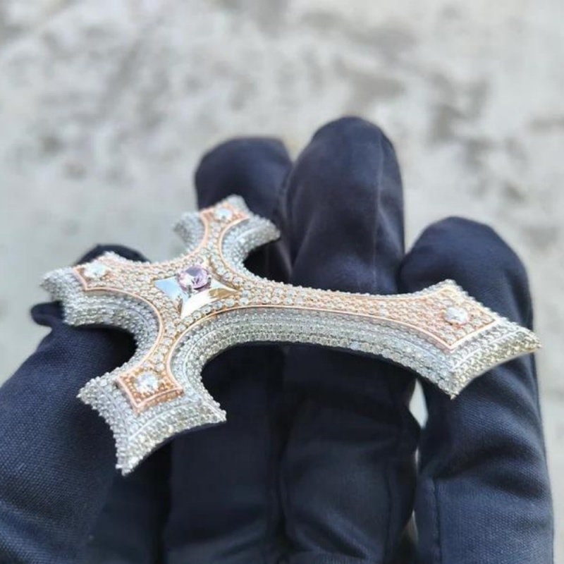 Men's Iced Out Cross Pendant 925 Sterling Silver VVS Pendant Round ...