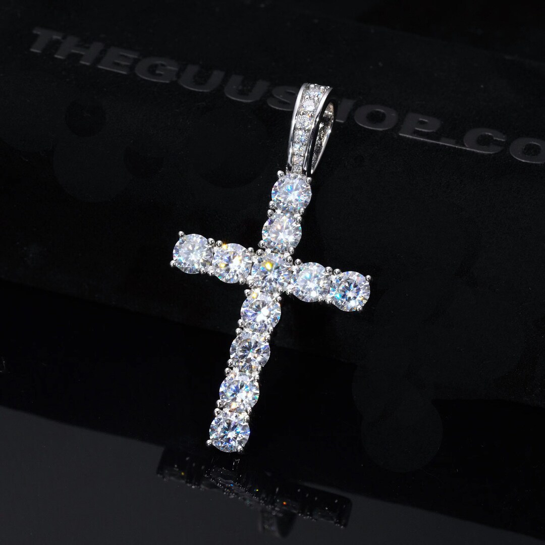 VVS Moissanite Diamond Men, Women's Iced Out Bling Cross Jesus Handmade ...