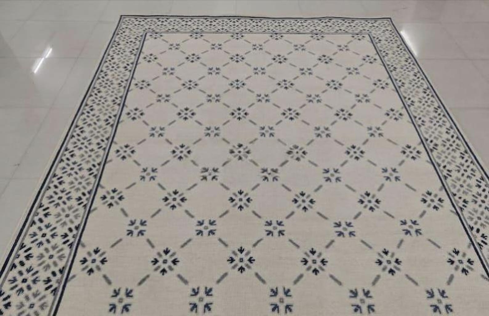 Cream Background and Blue Beautiful Design Oushak Hand Knotted Wool Rug ...