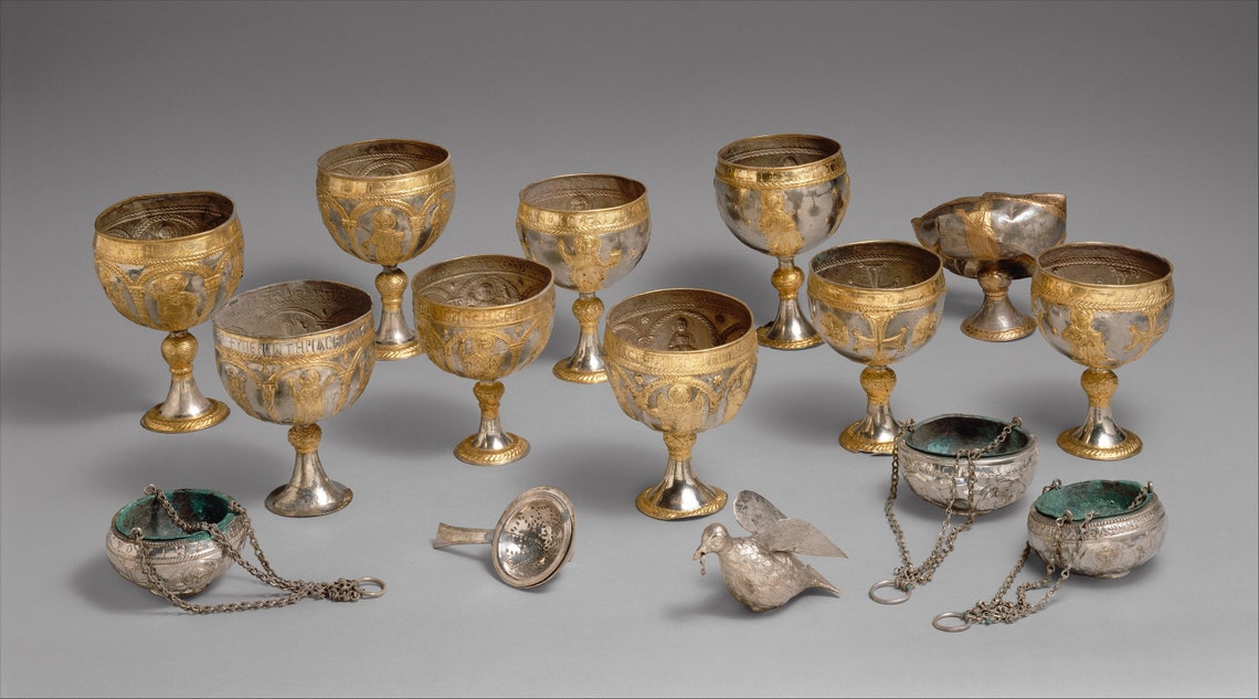 Medieval Metalwork Artisan Design Collection - 150 Images of Detailed ...