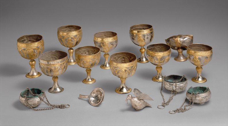 Medieval Metalwork Artisan Design Collection - 150 Images of Detailed ...