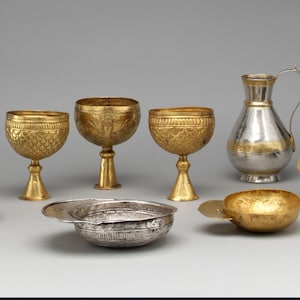 Medieval Metalwork Artisan Design Collection - 150 Images of Detailed ...