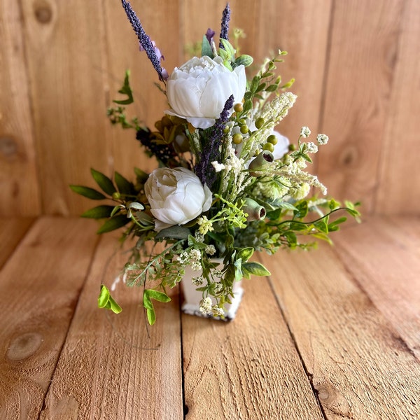 Small Table Flower Centerpieces - Etsy