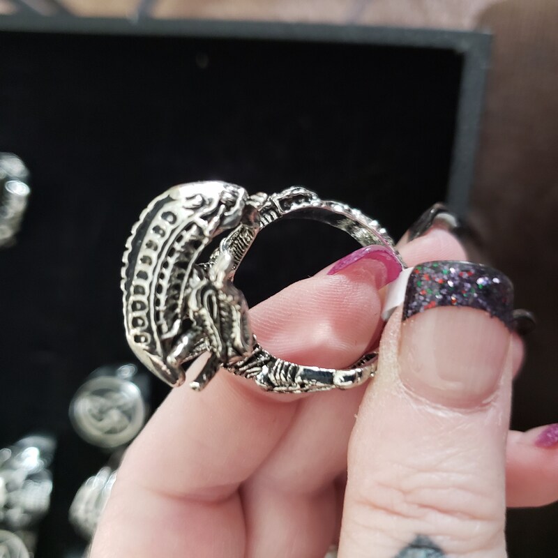 Alien Ring - Etsy