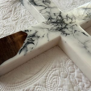 Customizable 24x16 Live Edge Epoxy Resin Cross - Etsy