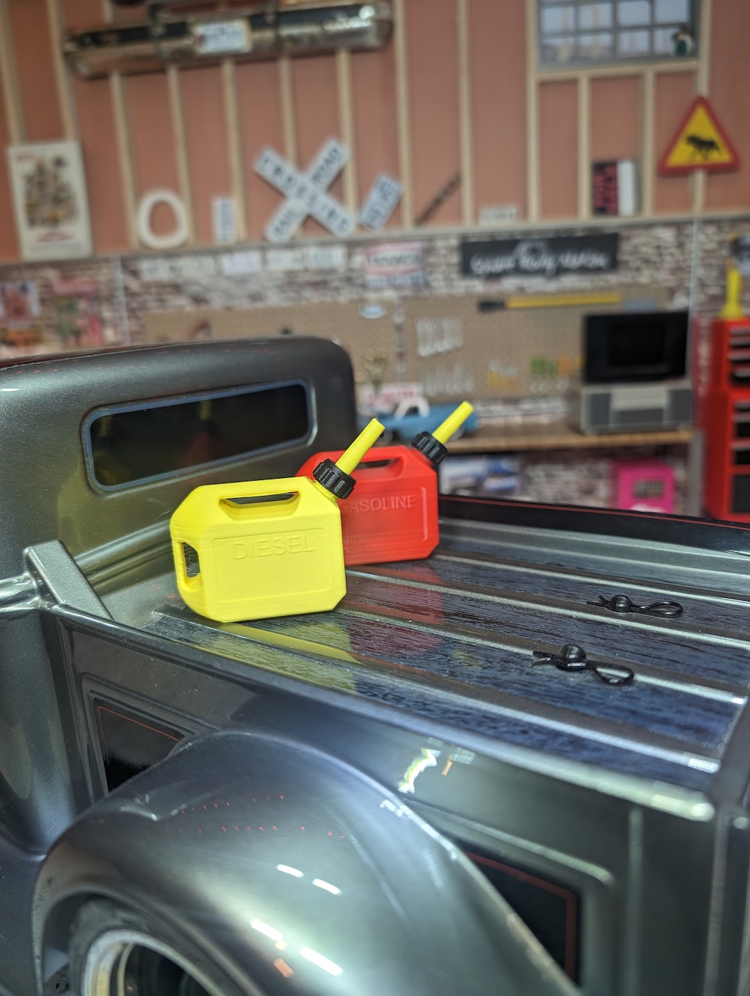 1:10 Scale 5 Gallon Fuel Cans - Scale RC Accessories! - Etsy