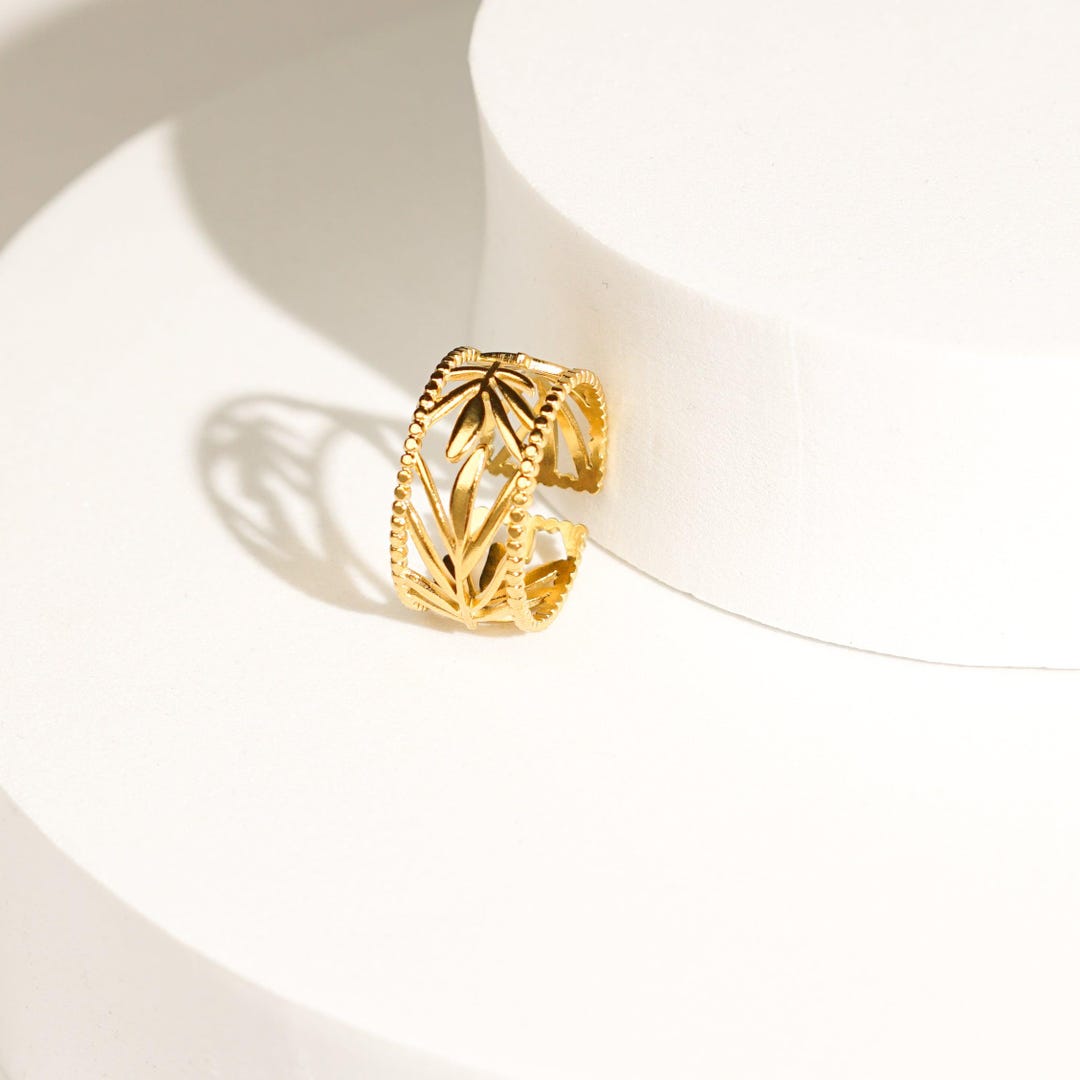 Laurel Leaf Ring - Etsy