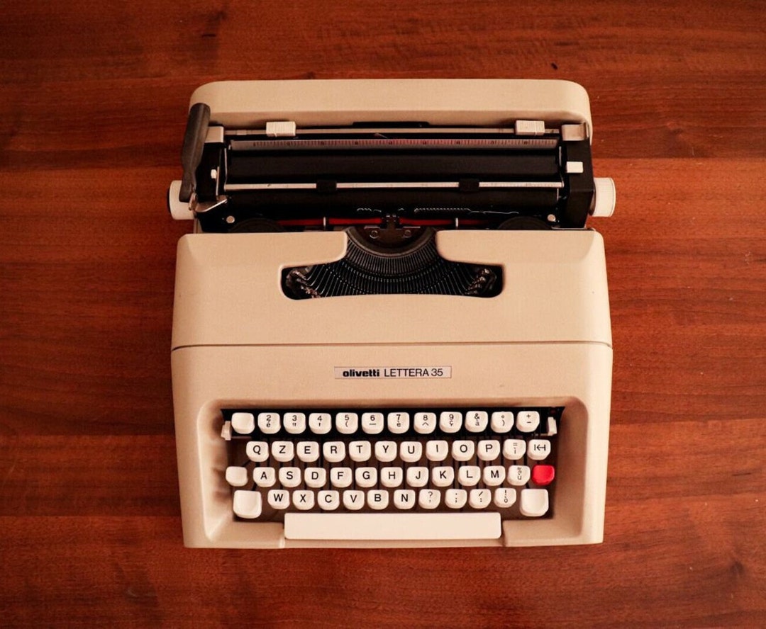 OLIVETTI LETTERA 35 Vintage Italian Typewriter-comes With the Original ...