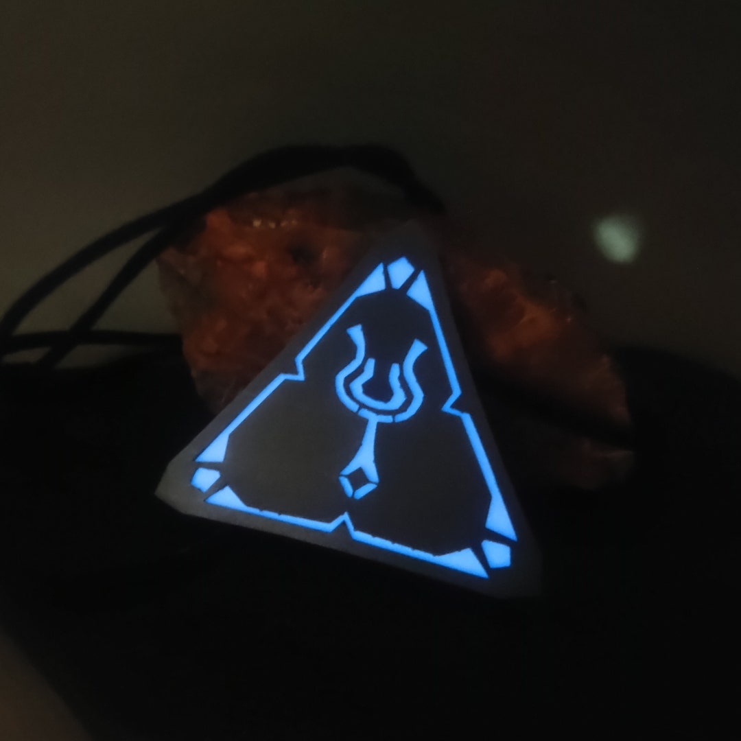 Glow-in-the-dark Rune Necklace Baldur's Gate 3 Artefact Runes - Etsy