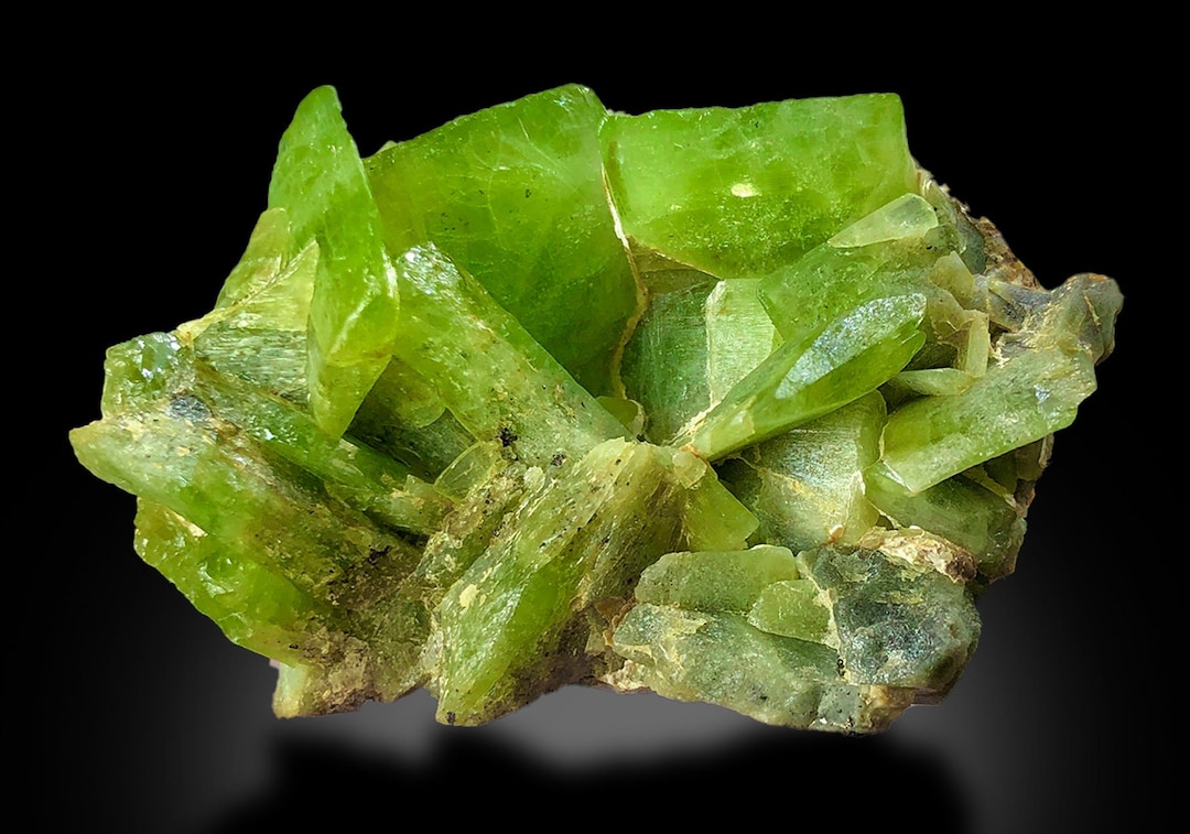 Green Peridot Crystal Nice Point, Natural Peridot Mineral Specimen ...