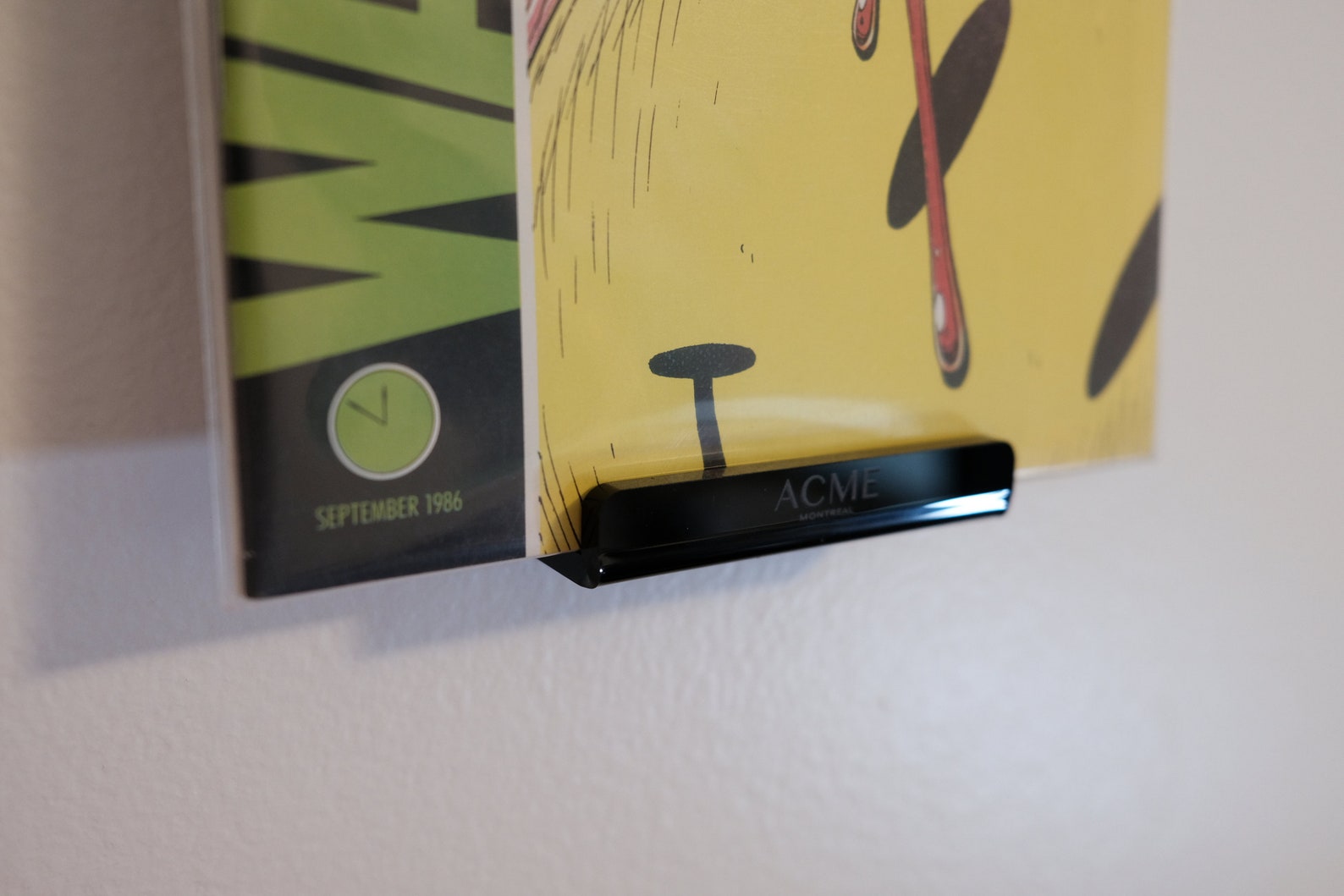 PREMIUM Comic Book Wall Mount, Comic Book Hanger, Wall Organizer ...