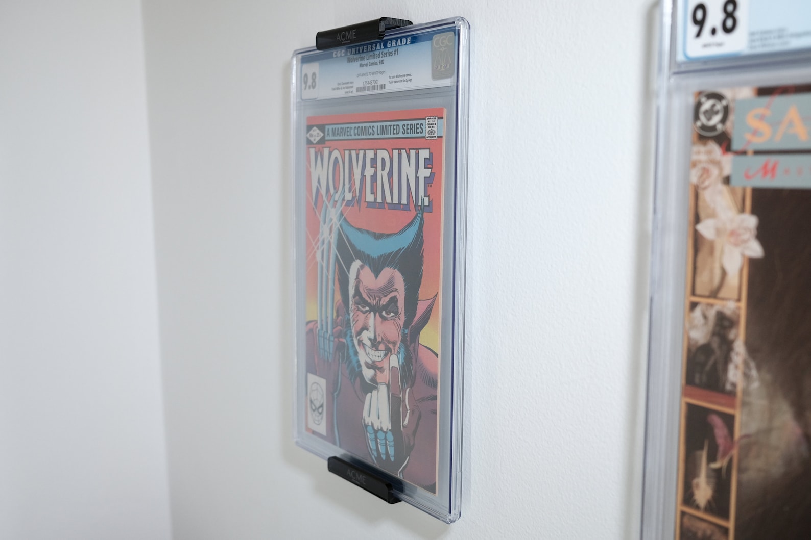 PREMIUM Comic Book Wall Mount, Comic Book Hanger, Wall Organizer ...