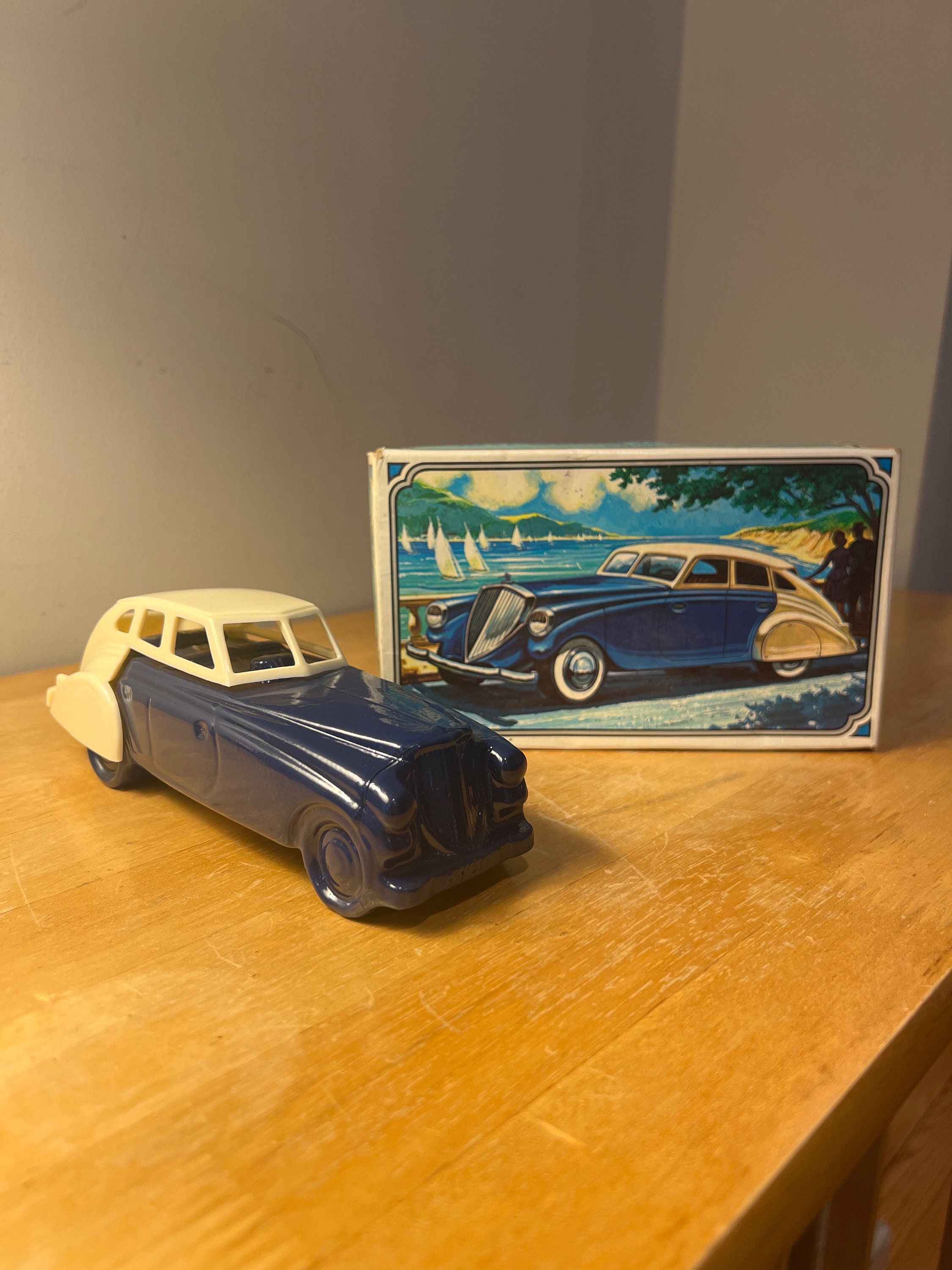 Avon '33 Pierce Arrow With Deep Woods After Shave , Completely Full 5 ...