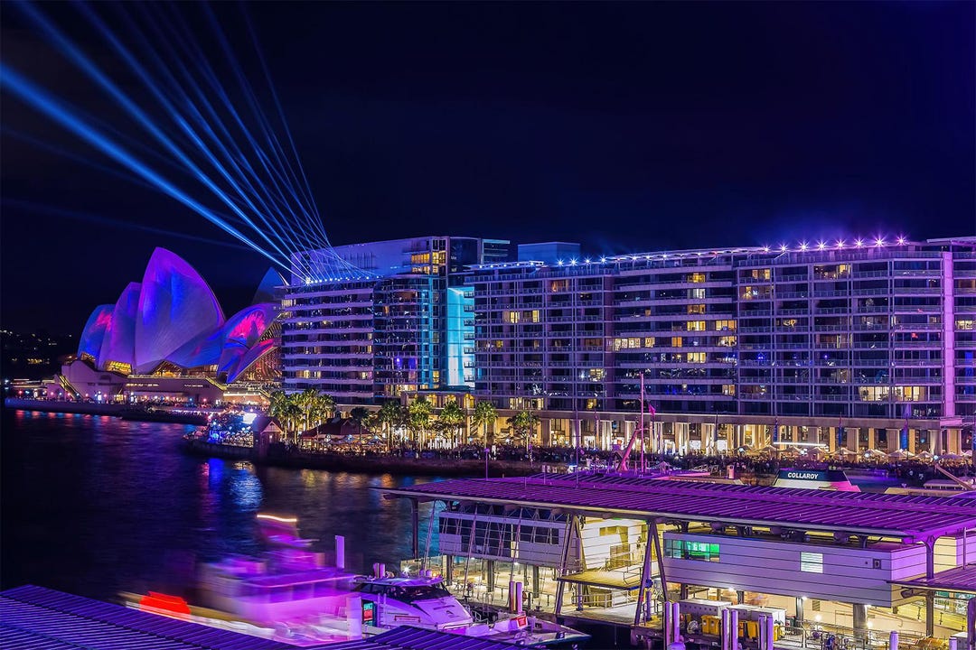 Vivid Sydney Opera House and the Bennelong Apartments, Iconic Landmarks ...
