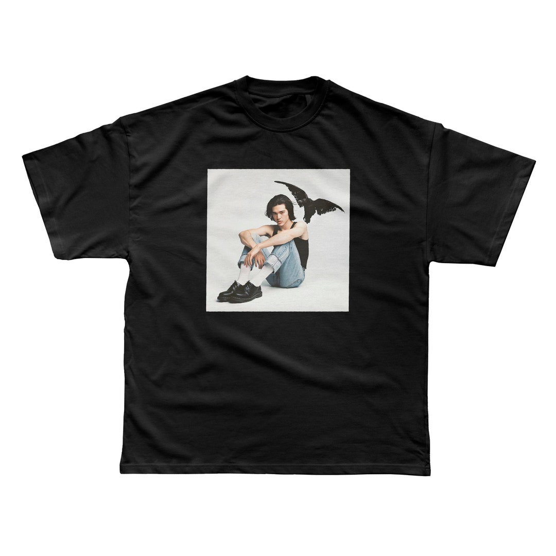 Conan Gray - Kid Crow Deluxe Unisex T-shirt - Etsy