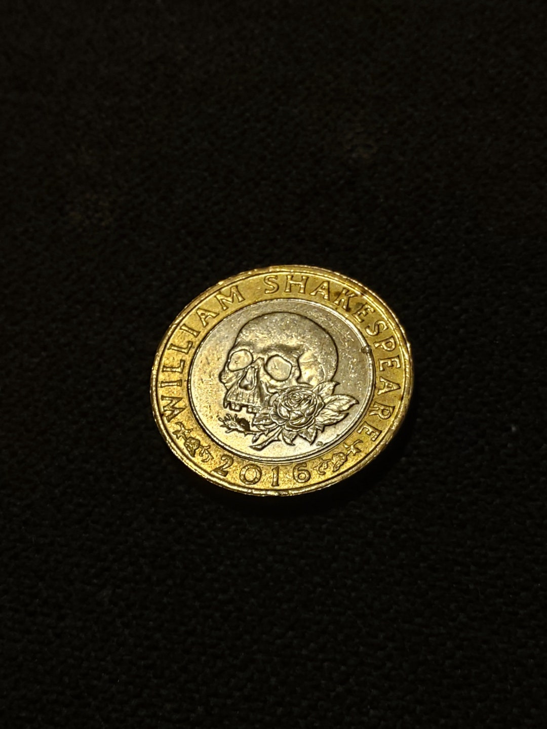 William Shakespeare Collectable Coin Two Pound Coin Skull and Rose ...