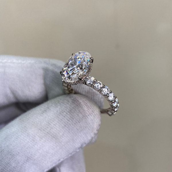 Crushed Ice Moissanite Wedding Band - Etsy