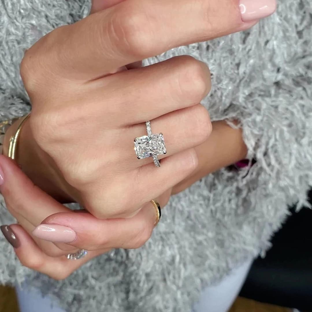 Hybrid Crush Ice Radiant Cut • Brilliant Round Hidden Halo Belt Ring ...