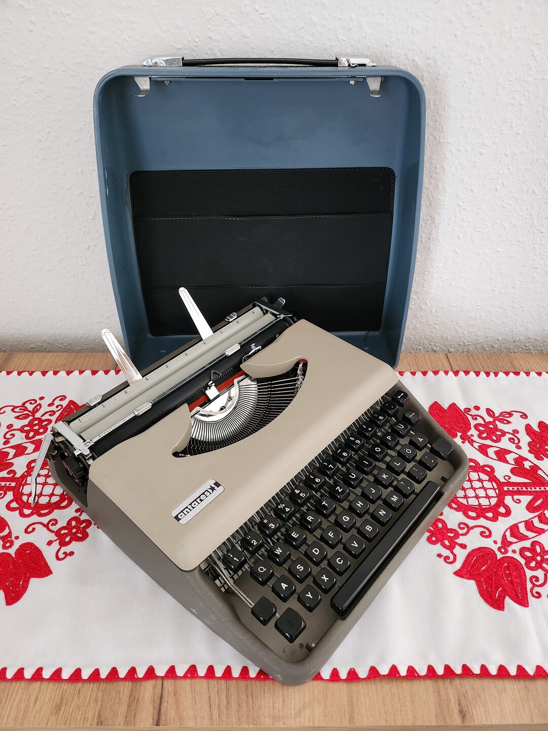 1960s Working Typewriter, Antares Portable Typewriter - Etsy