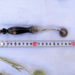 Wooden Handled Needle Point Tracing Wheel-serrated Edge Pattern Tracer ...