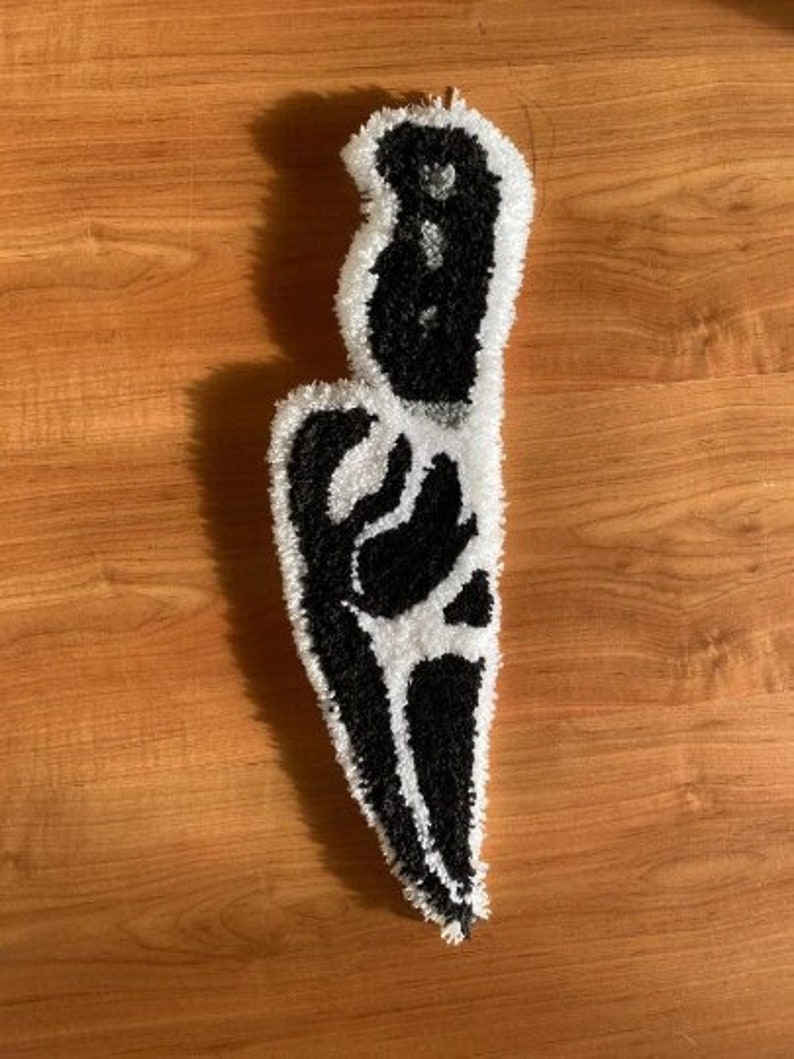 Handmade Scream Ghost Face Wall Hanging Custom Hand Tufted Horror Rug ...