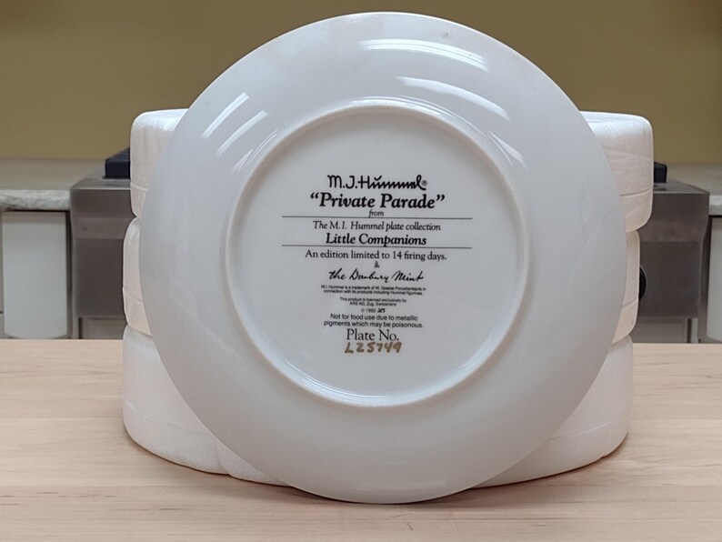 M.I. Hummel "private Parade" Plate by the Danbury Mint - Etsy