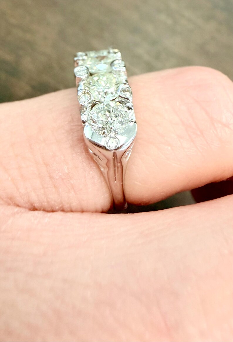 18k White Gold 1.94 CTW 5-stone Diamond Ring - Etsy