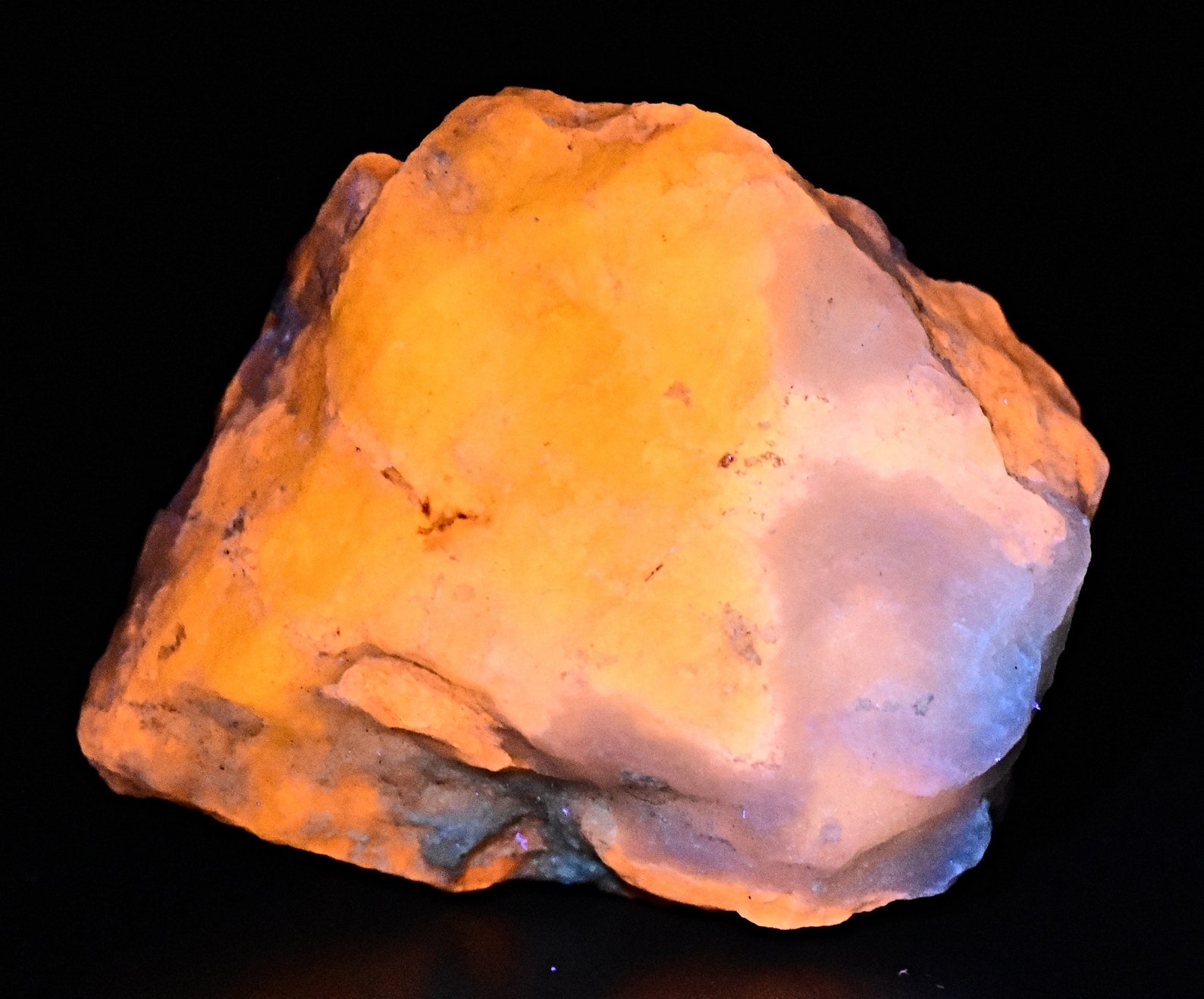 Natural Rare Fluorescent Blue Color Sodalite Rough Stone Combined With ...