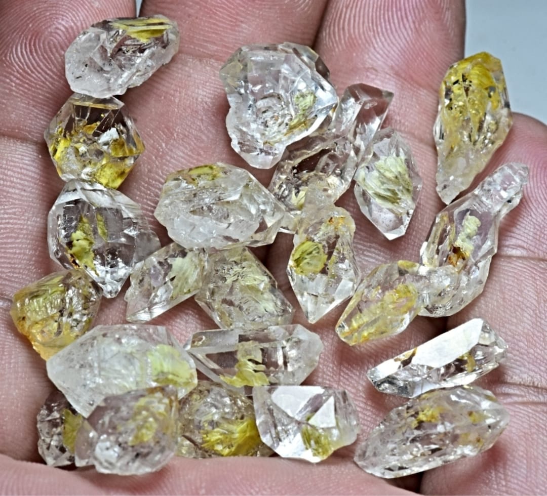 Natural Fluorescent Diamond Quartz Crystal With Unknown Yellow ...