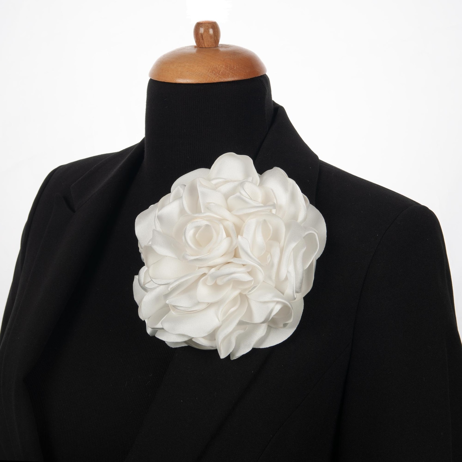 Handmade White Satin Rose Brooch, Elegant Floral Shoulder Pin - Etsy