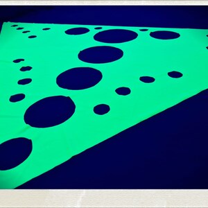 UV Reactive Décor, Triangular Ceiling Stretch Décor, Blacklight Party ...