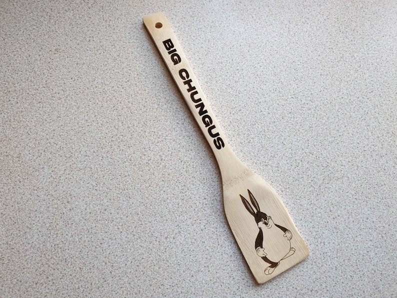 BIG CHUNGUS - Bugs Bunny Meme - Kitchen Spatula // Gift Dankmemes Meme ...