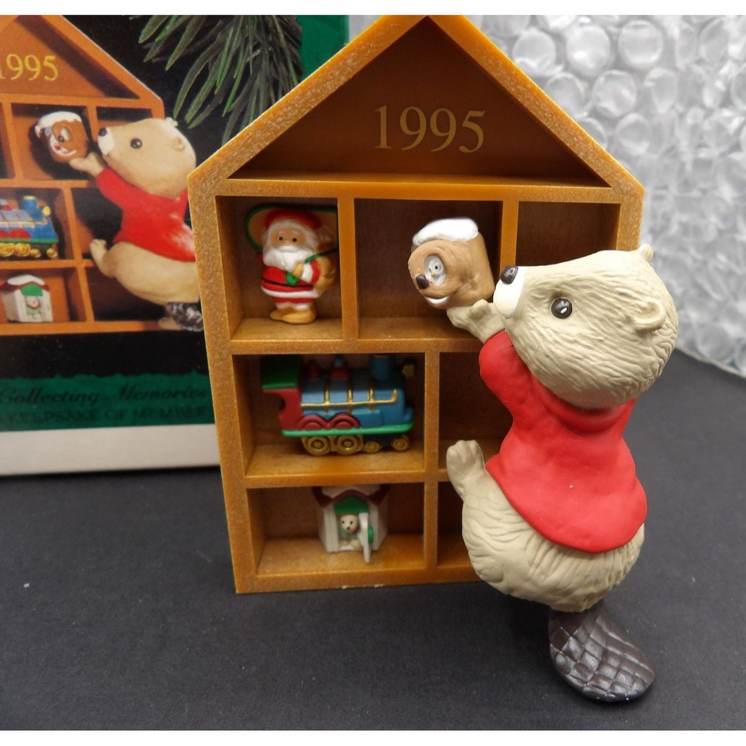 Collecting Memories Hallmark Keepsake Ornament ©1995 Beaver & Display ...