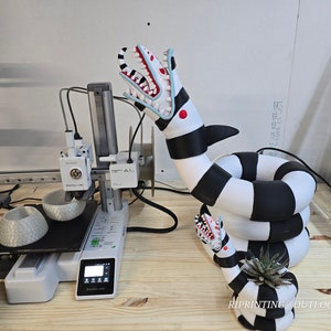 Saturn Sandworm Beetle-juice Inspired Fan Art - Etsy