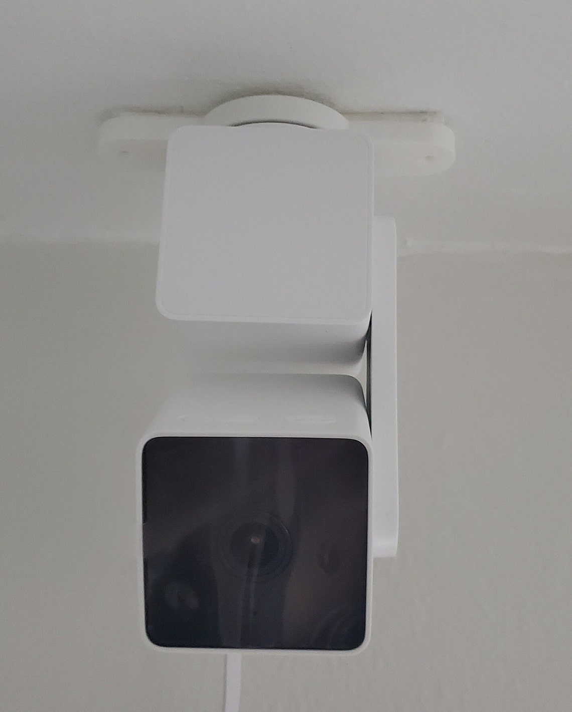 WYZE CAM PAN V3 Hanger Ceiling Mount Wall Bracket Hanging Security ...