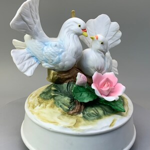 Vintage White Love Birds Music Box - Etsy