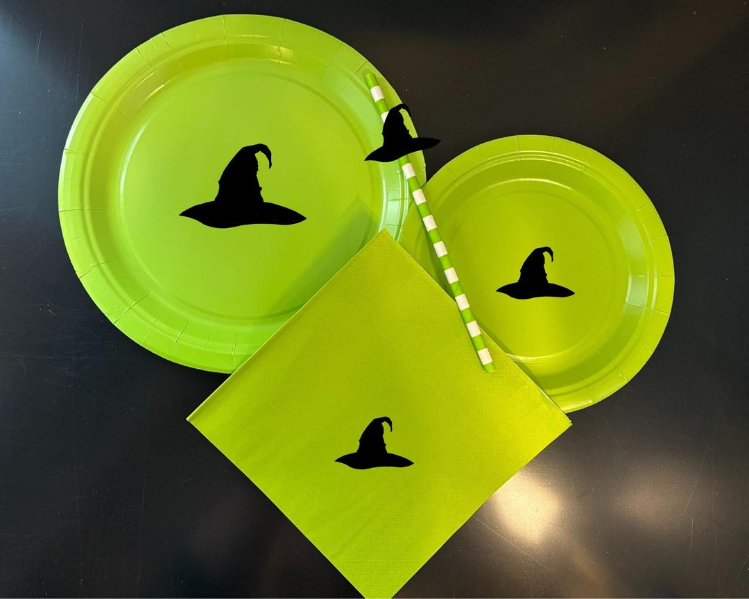 Wicked Movie Theme Party Plates - Witch Pink & Green Party Decor for ...