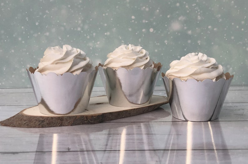 SILVER FOIL New Years Cupcake Wrappers Scalloped Edge Fall Wedding ...