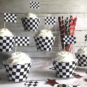 CHECKERED FLAG RACING Print Cupcake Wrappers / Scalloped Edge Smooth ...