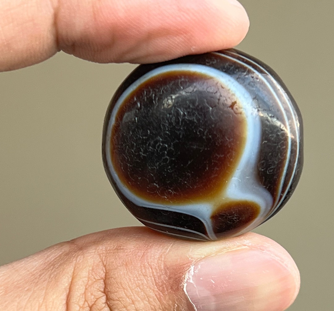 Old Himalayan Dzi Zee Nepal Tibet Natural Agate Stone Luk Mik Magic Eye ...