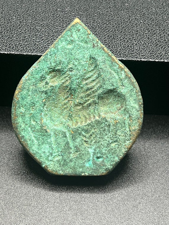 Fine antique old bronze - Gem