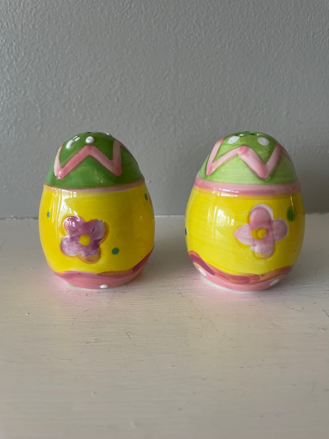 Ceramic Easter Egg Salt & Pepper Shakers - Etsy