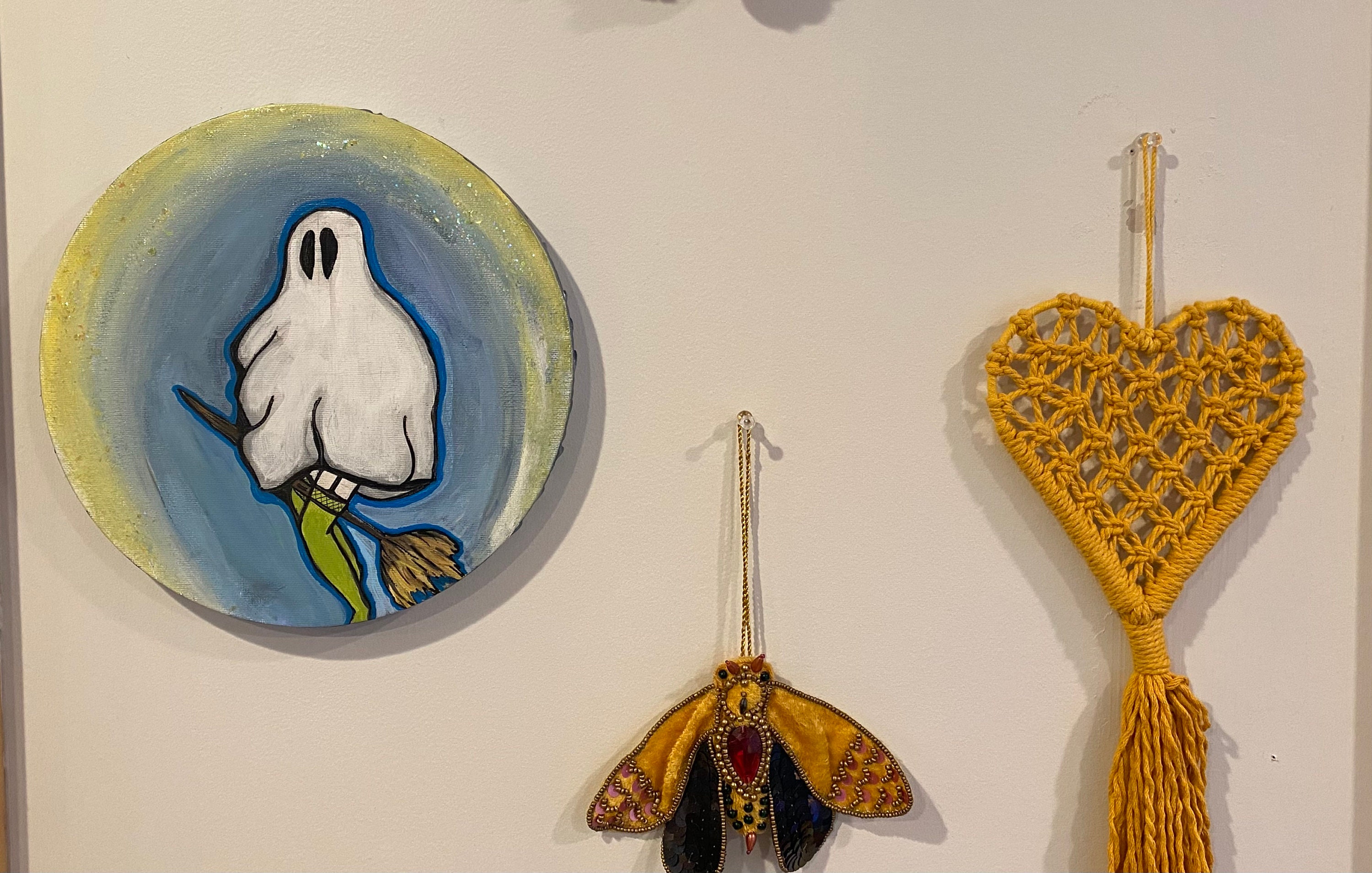 Ghost Pinup 10 Circle Canvas Painting - Etsy