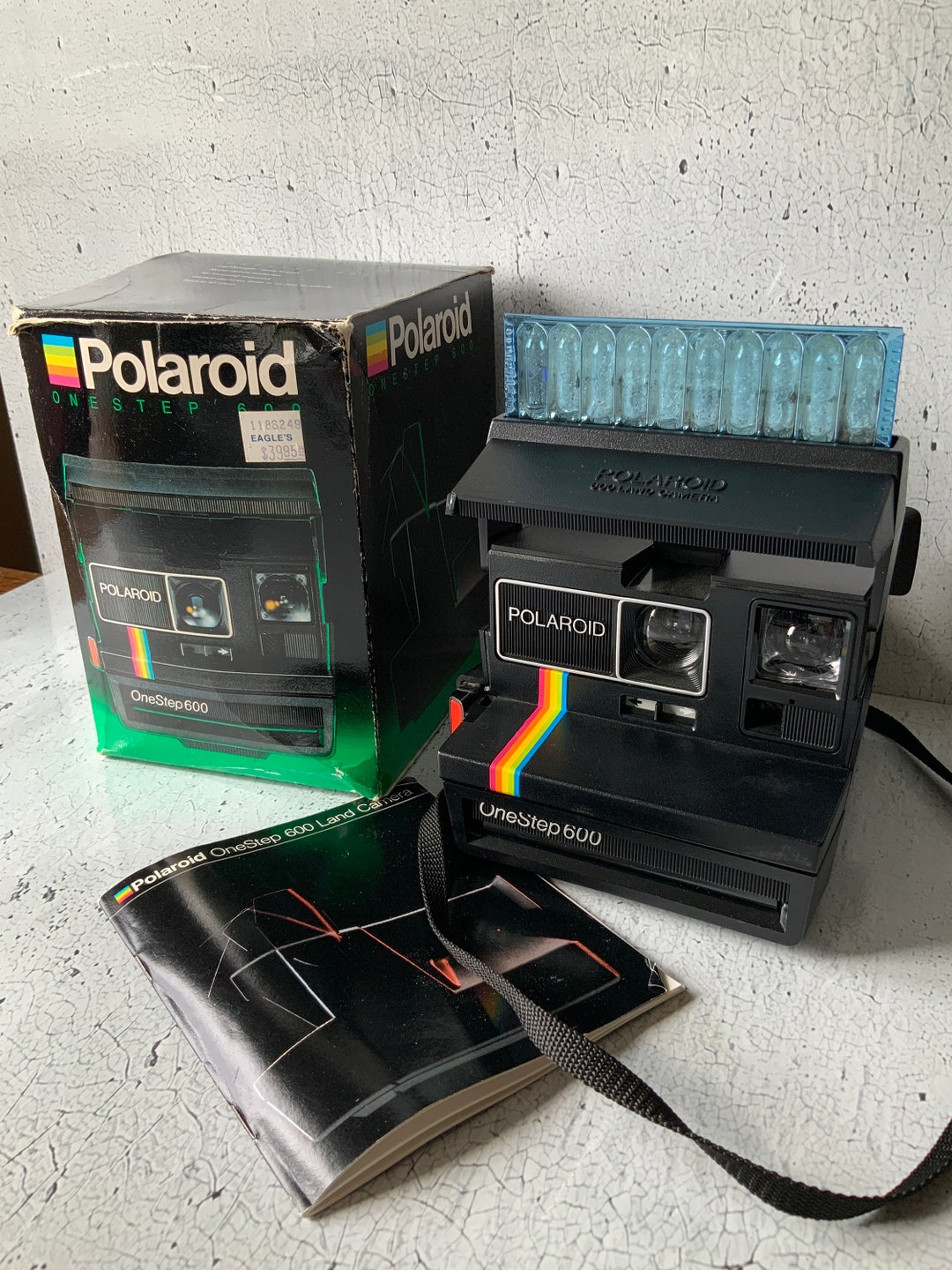 Polaroid One-step 600. Instant Camera. Vintage Photography. Flash ...