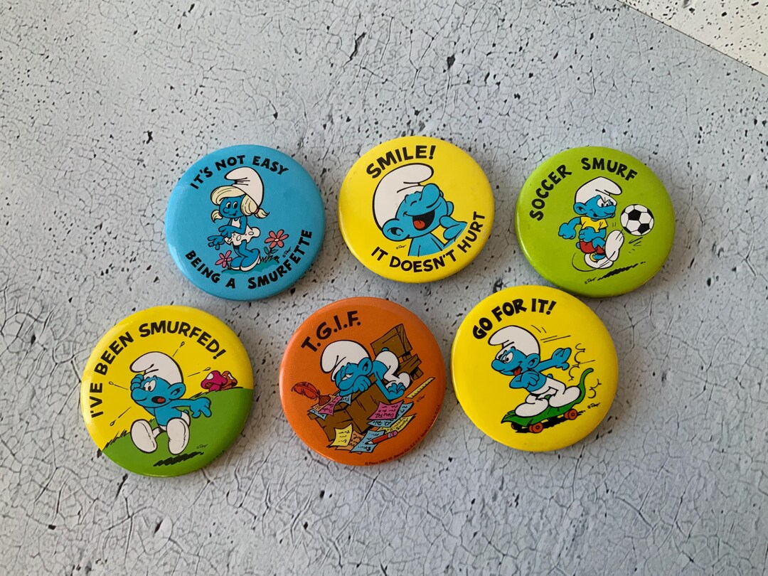 Smurf Pinbacks. Vintage TV Cartoon Merchandise. 1980/1981 Peyo. W ...