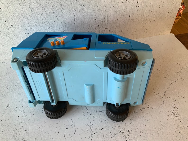 Fisher Price 1977 Adventure People TV Van. Articulating Parts. Ramp ...