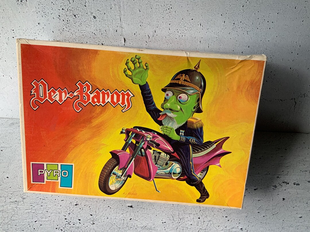 PYRO Der-baron With Harley Custom 1/16 Scale Model. M166-200. 1968 ...